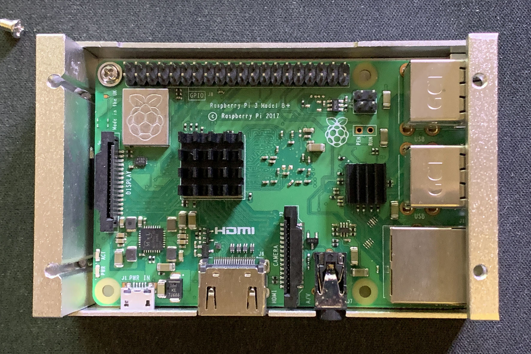 Review: RPi-HAT Enviro+ | Elektor Magazine