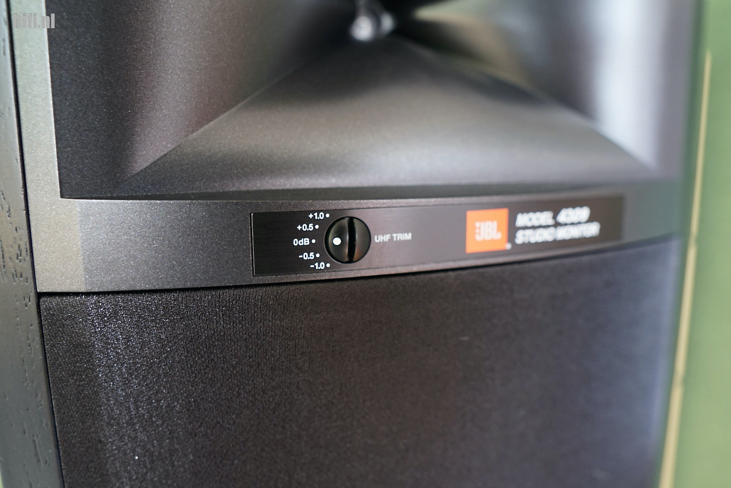 Review JBL 4309 monitor slecht nieuws voor de buren