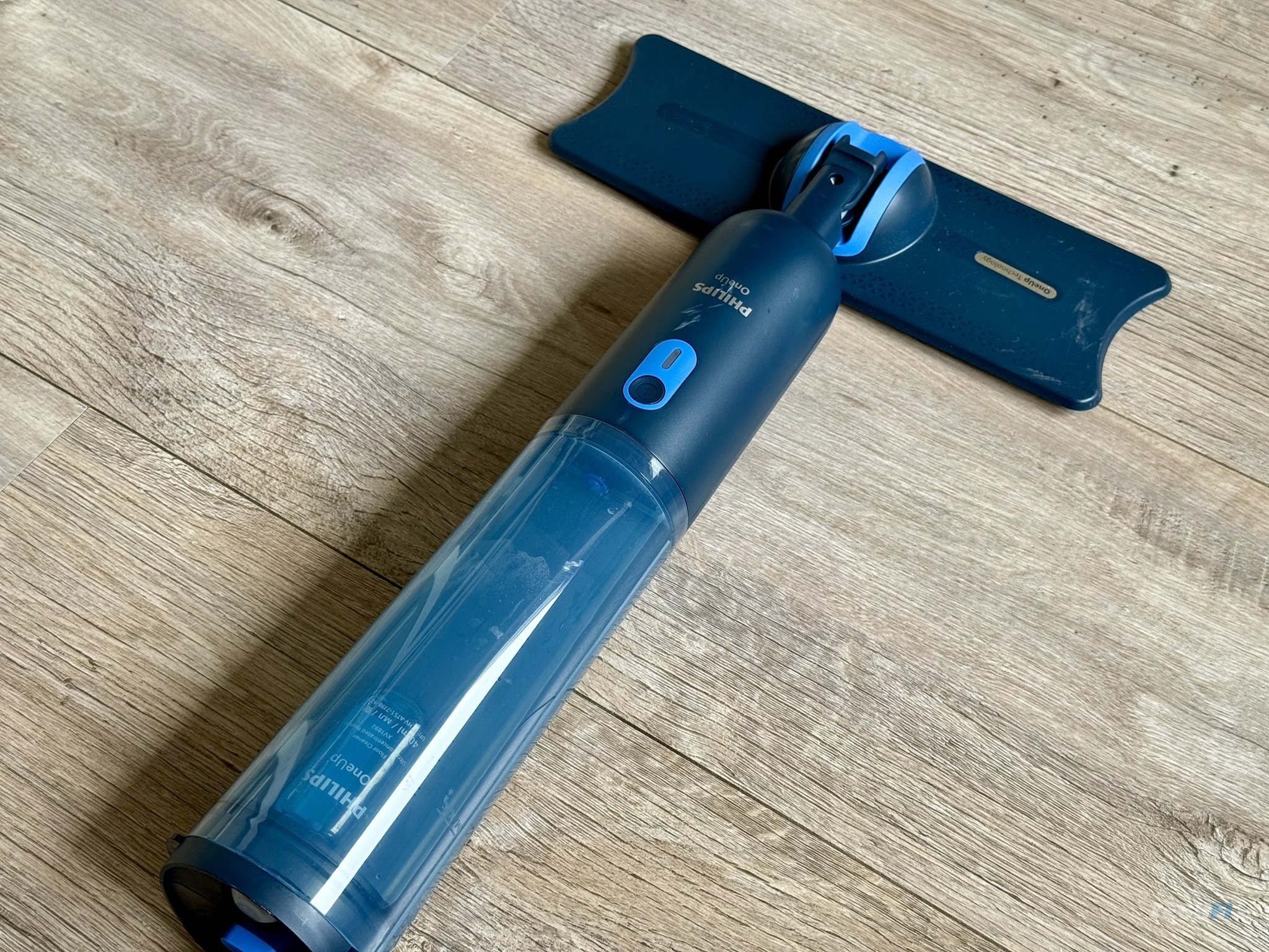 Philips OneUp review: deze elektrische dweil is een aanrader | TechFi