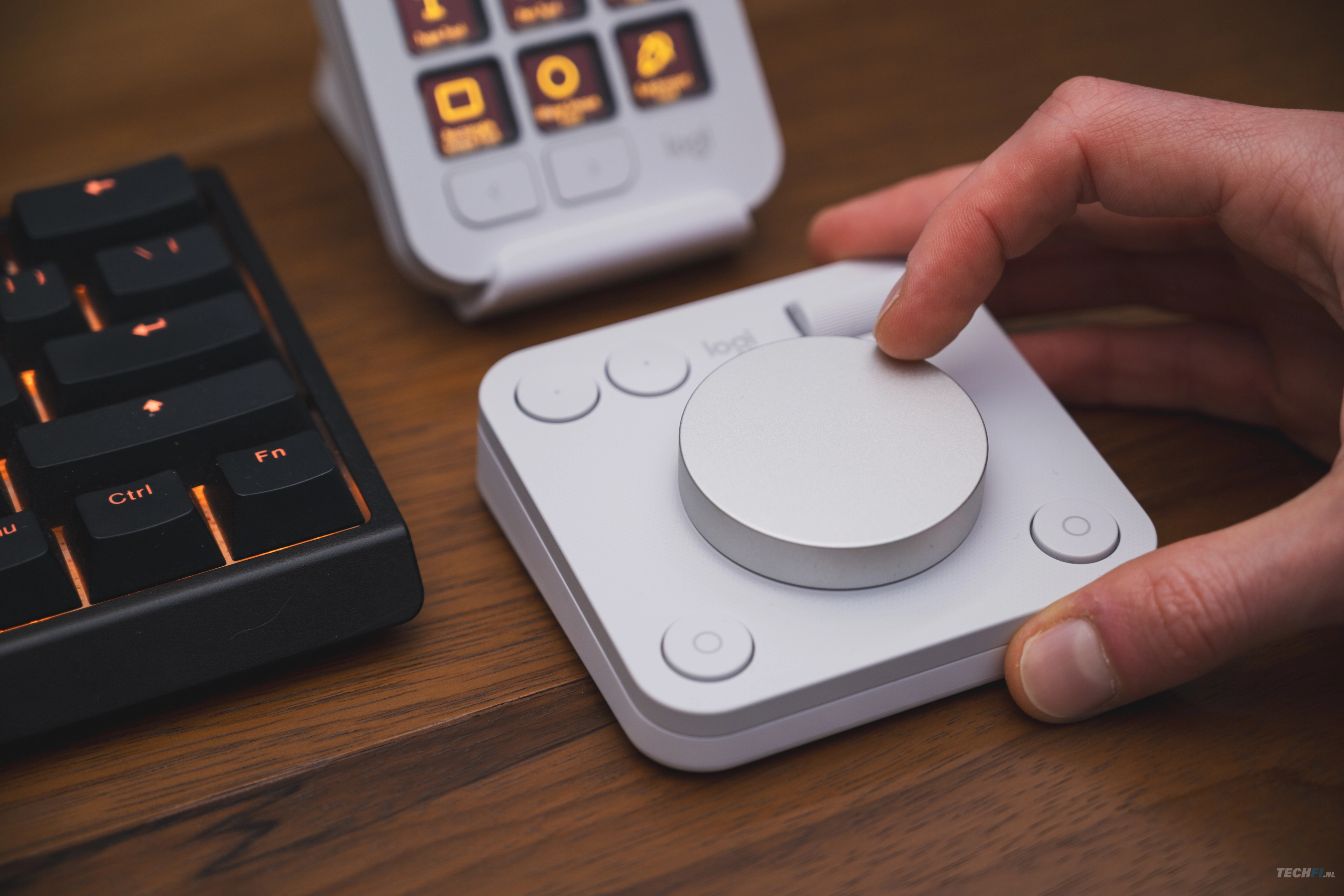 Logi MX Creative Console review: aanrader voor Adobe creators | TechFi