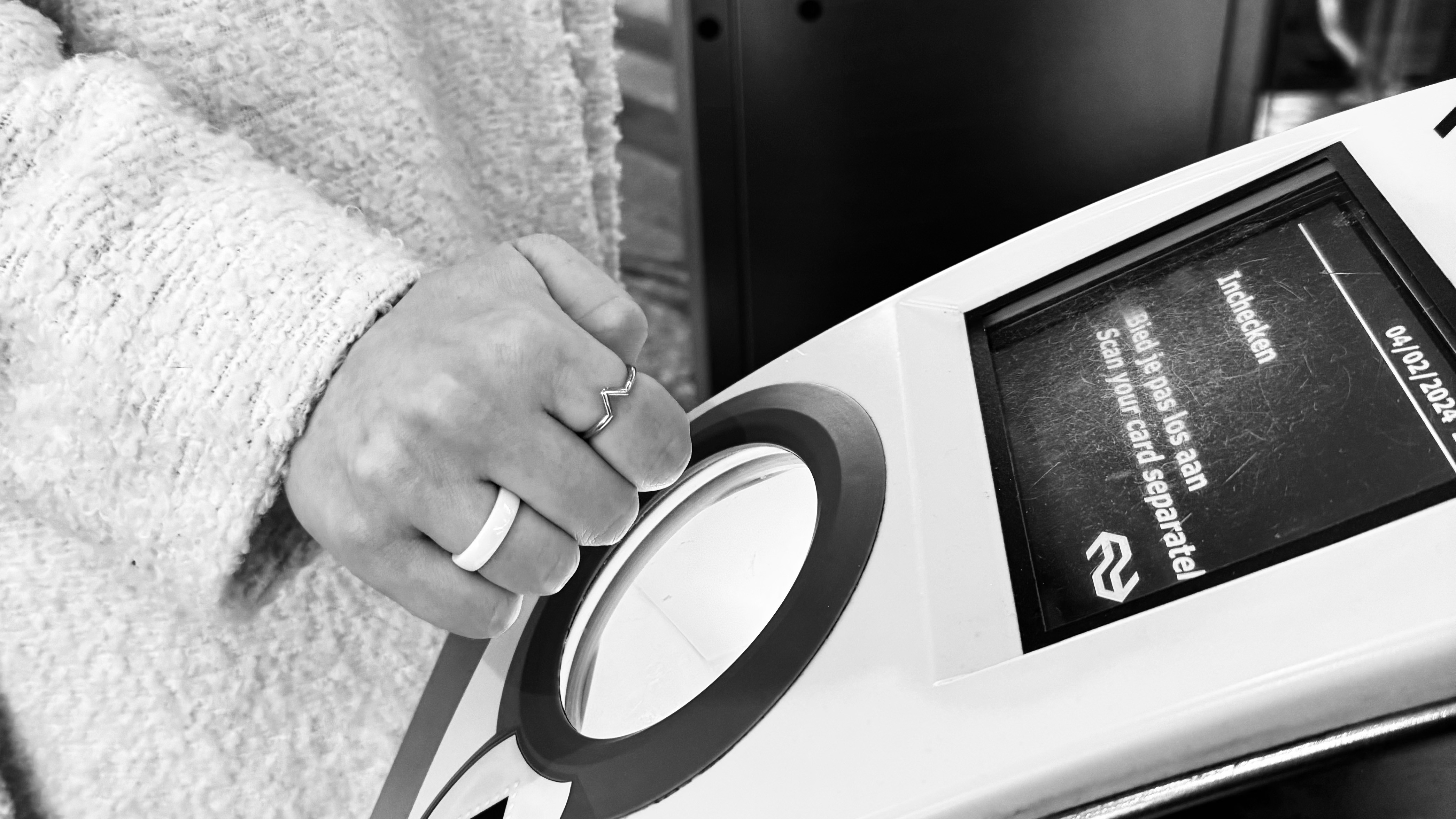 AdornPay wearable ring voegt betaalmogelijkheid toe aan collectie | TechFi