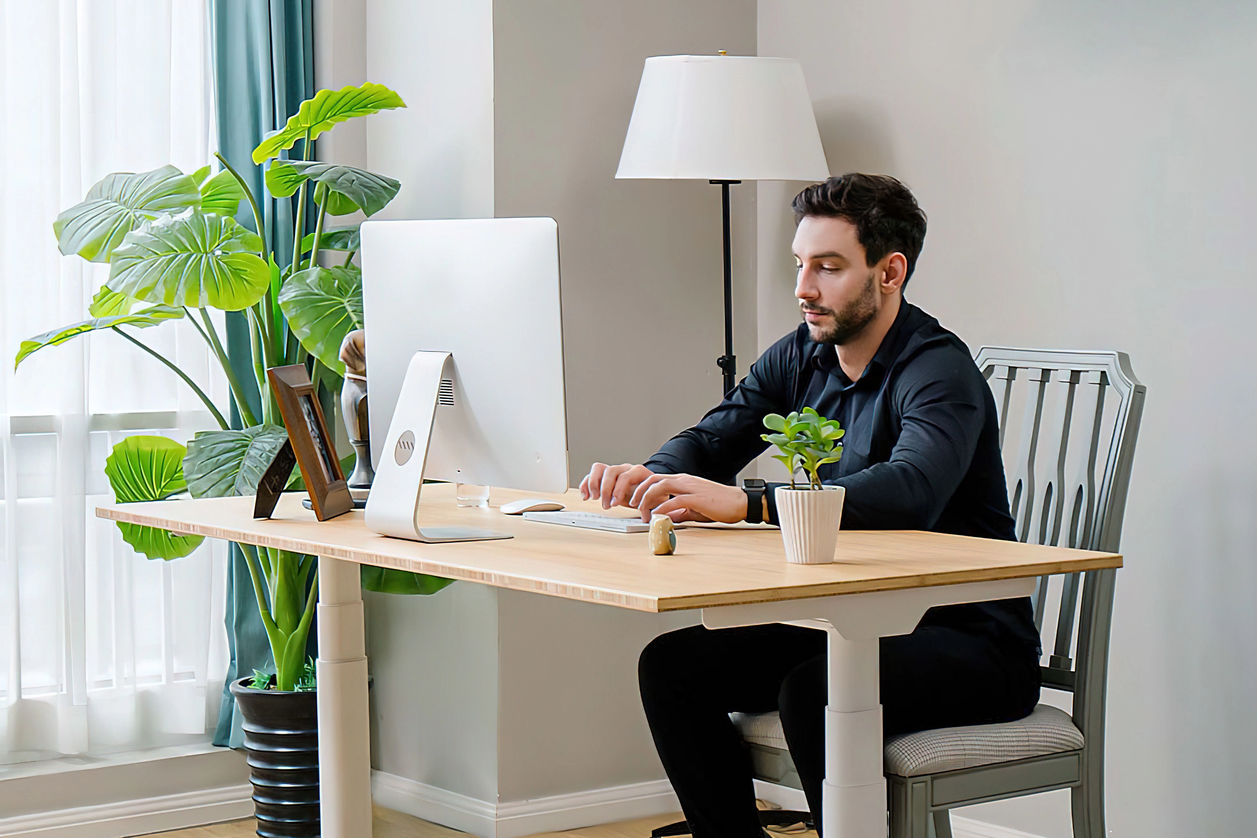 Werken in stijl doe je aan een FlexiSpot E8 zit sta bureau (sponsored ...