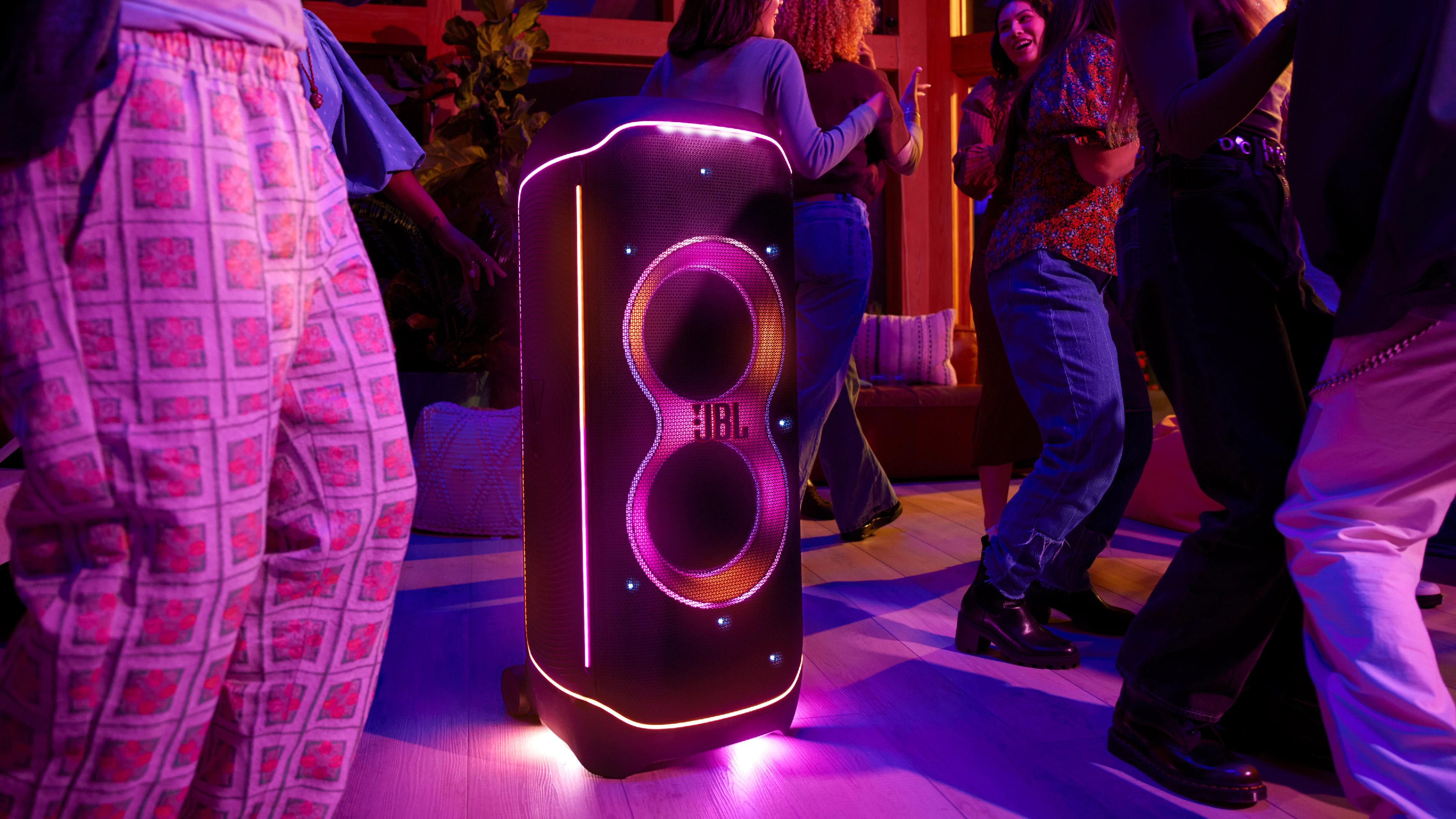 JBL Partybox Ultimate: "de luidste partyspeaker van JBL" - DNR