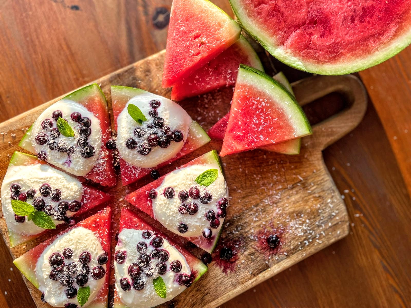 Watermeloen recept | Watermeloen pizza met Griekse yoghurt en bessen ...